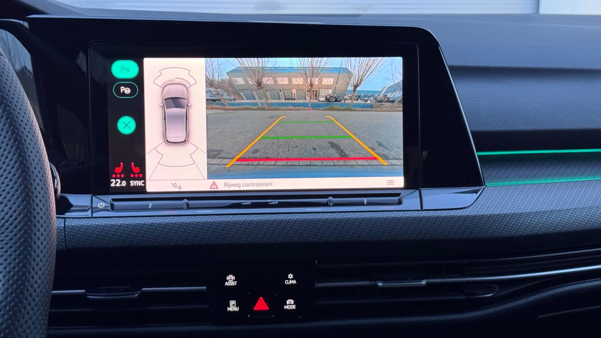 Volkswagen Golf 1.5 eTSI R-Line Pano/H&K/Matrix/Camera - Autobedrijf ...